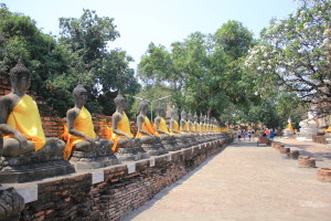 Wat Yai Chaya Mongkol – Sitting Buddhas | Bangkok Beyond Blog