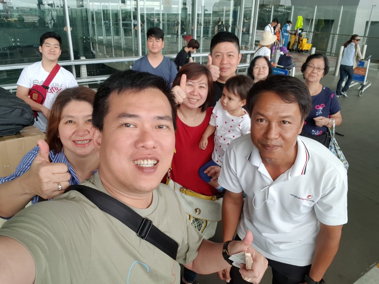 Our driver Tony with Yao Decky and company during their trip | Bangkok Beyond