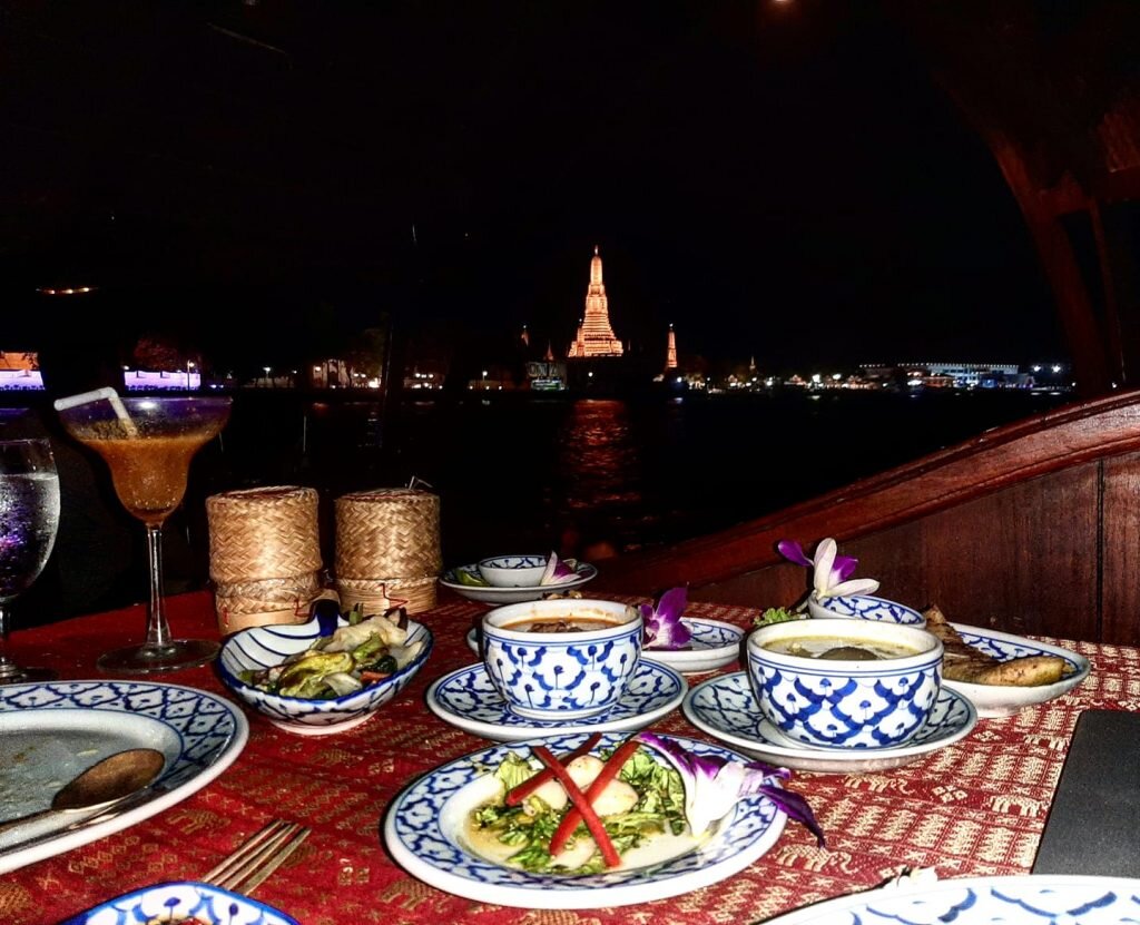 loy-nava-dinner-cruise | Bangkok Beyond