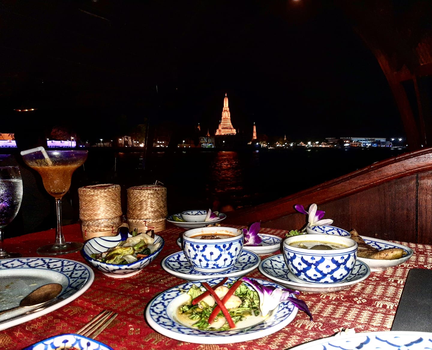 loy-nava-dinner-cruise | Bangkok Beyond